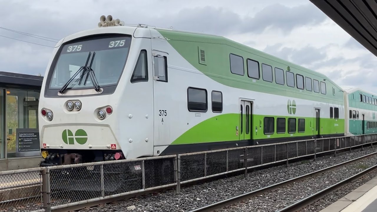 Go Train 651 Burlington Go Station October 17 2022 - YouTube