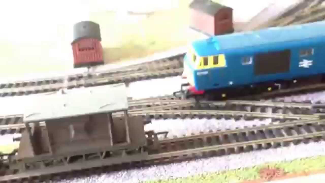 Hornby D7101 review and run - YouTube