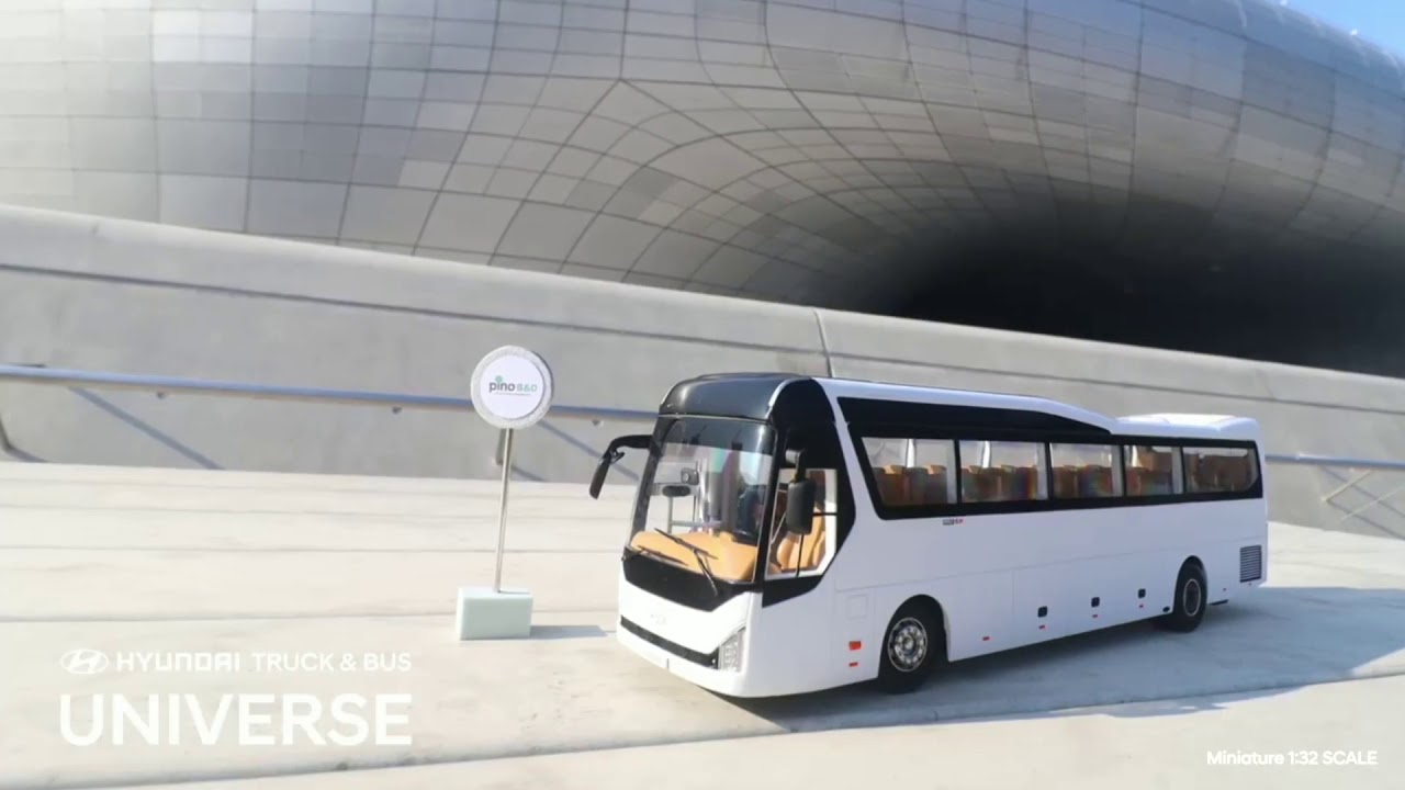 Mô hình xe Hyundai Universe Bus 1:32 Review - Legend Model - YouTube