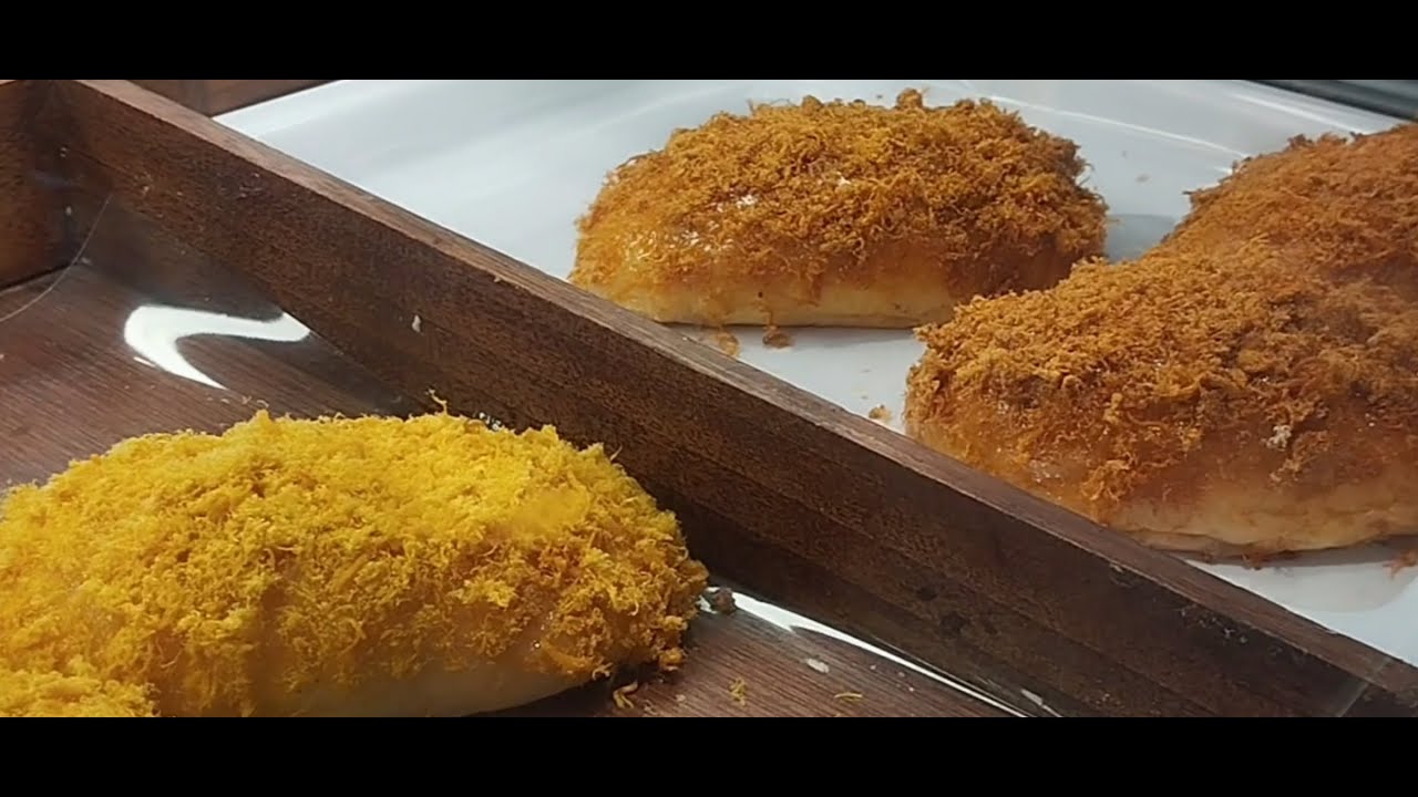 mako toko roti 🍞 nya murah dan besar dan enak, bisa duduk nongkrong ...