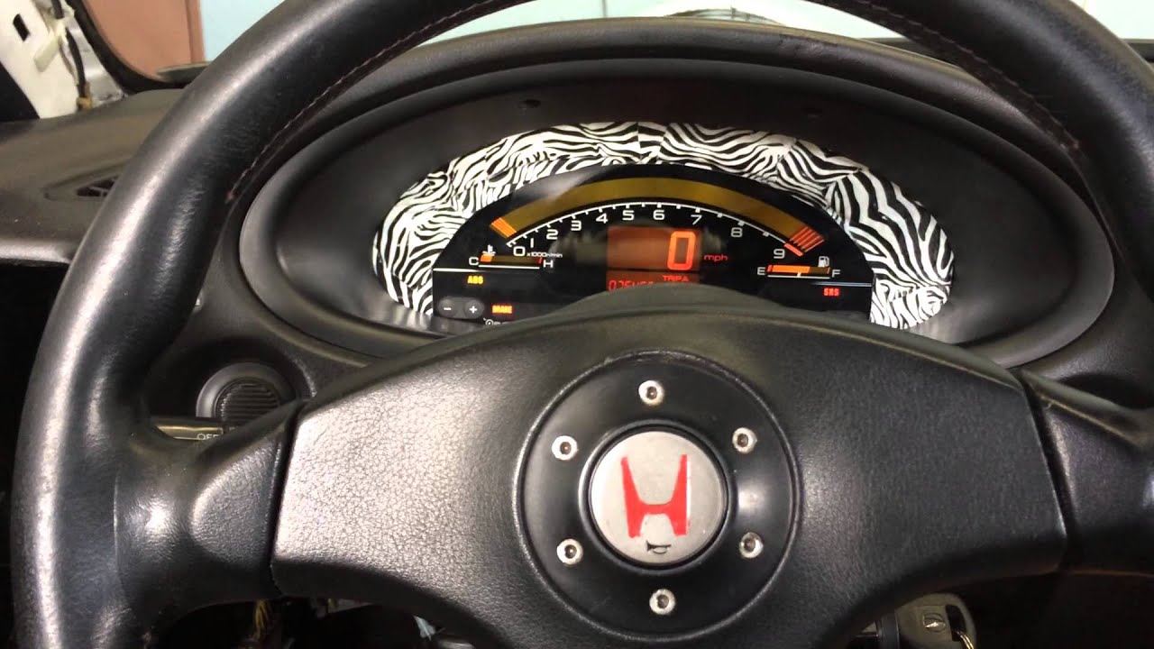 Ap1 s2000 cluster in the TypeR turo - YouTube