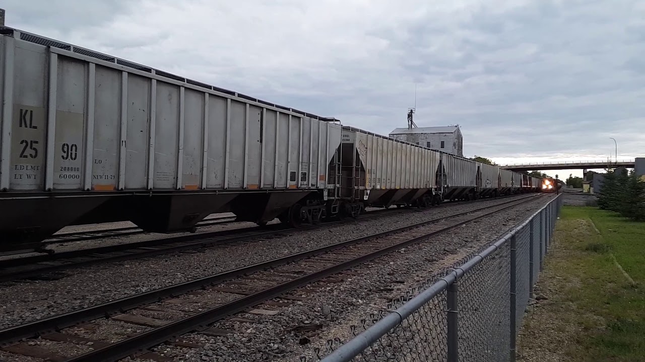 BNSF freight train at Bemidji, Minnesota on 14August2019 - YouTube