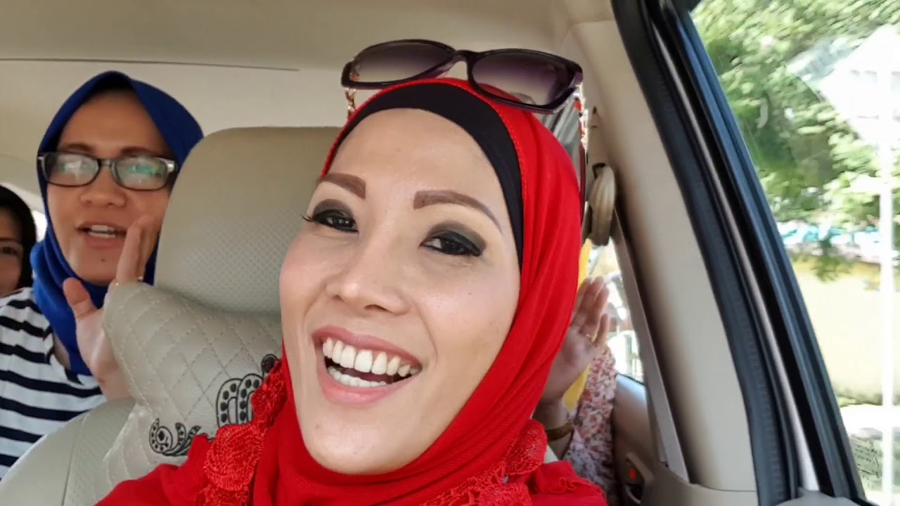 JILBAB GIRLS EXPLORING AMBON MALUKU - YouTube