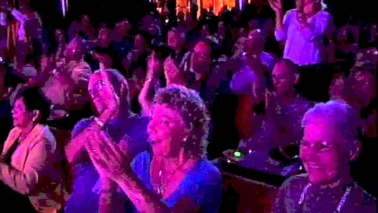 Christopher Alan Graves Audience Envolvment - YouTube