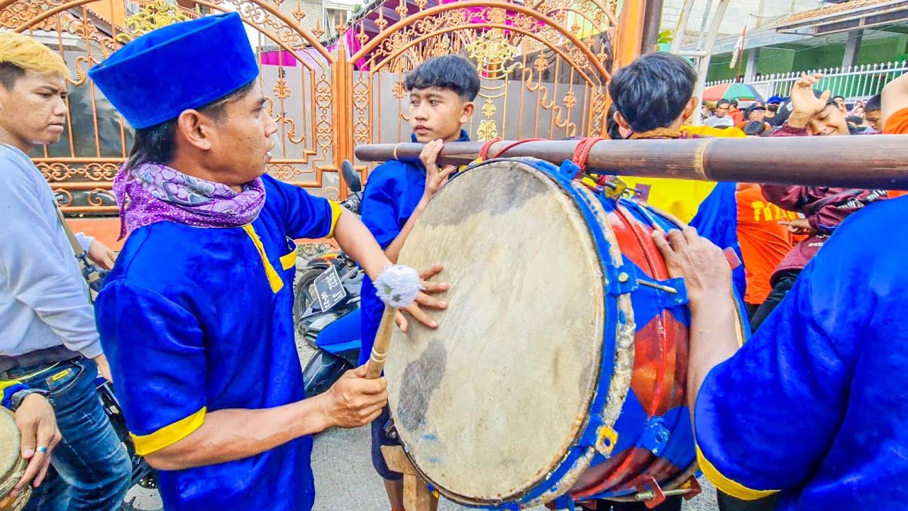 ALAHHH GEUNAH - BEDUG BENJANG DANGDUTAN DI JALAN || SENI BENJANG PUTRA ...