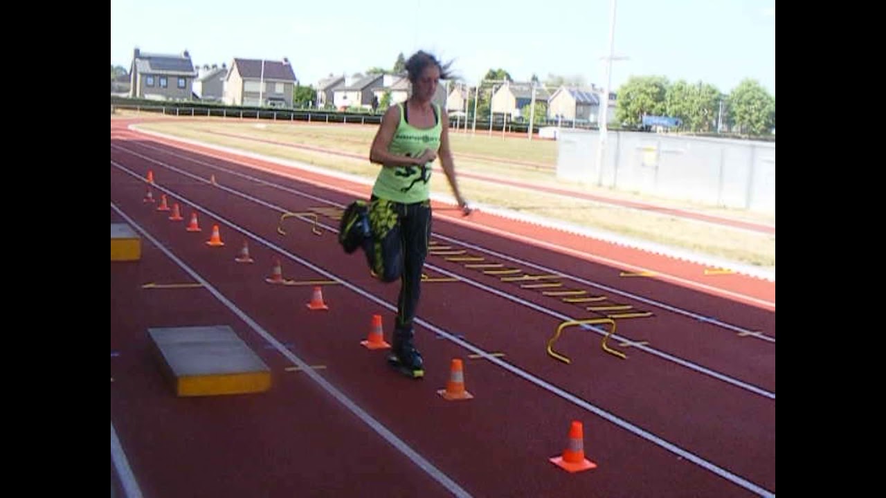 Pilon Jump Oefeningen op Kangoo Jumps (Jumpsport.NL) - YouTube