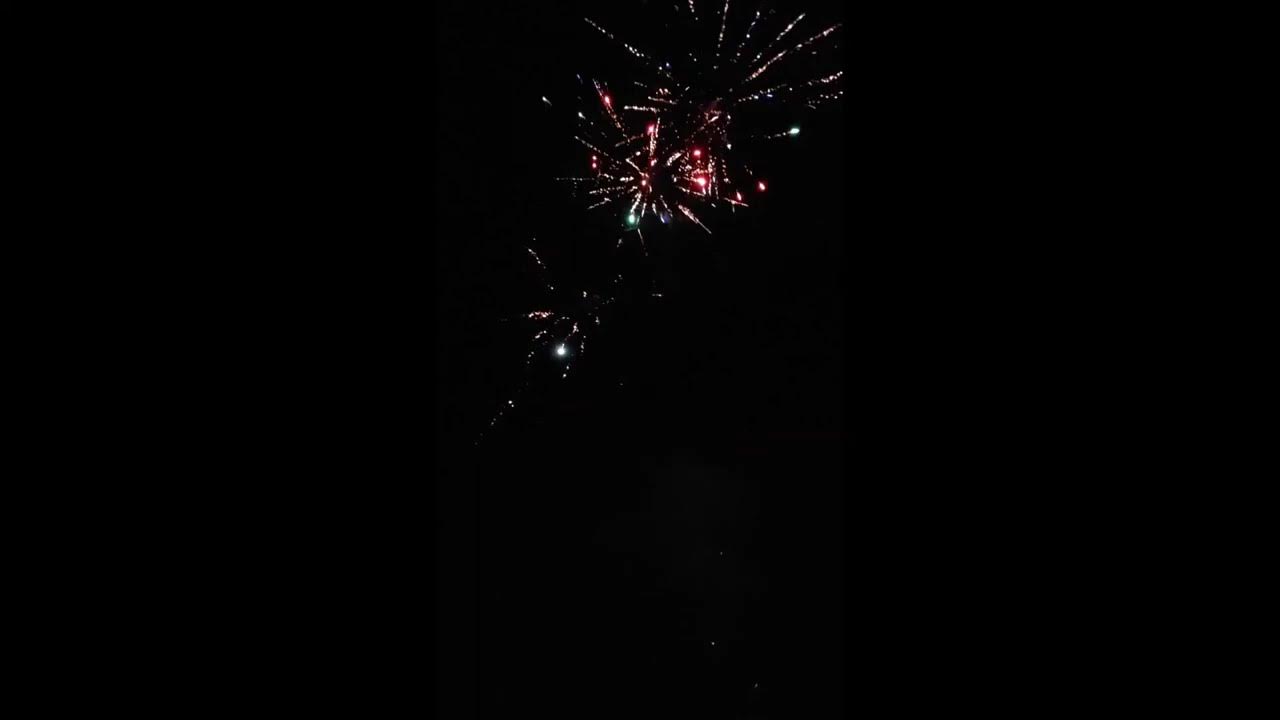 Easy Shots firework 21 shots - YouTube