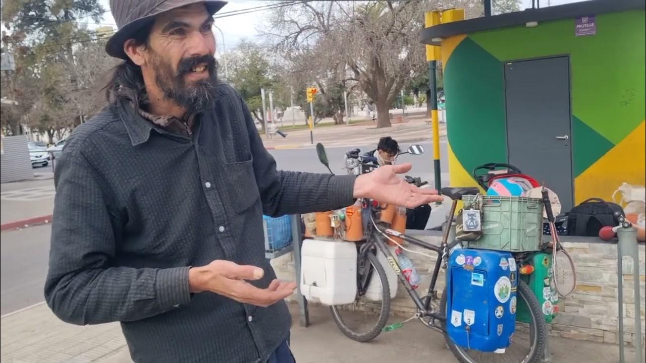 CharlyFaro un artista de circo y callejero que emprendió un viaje sin ...