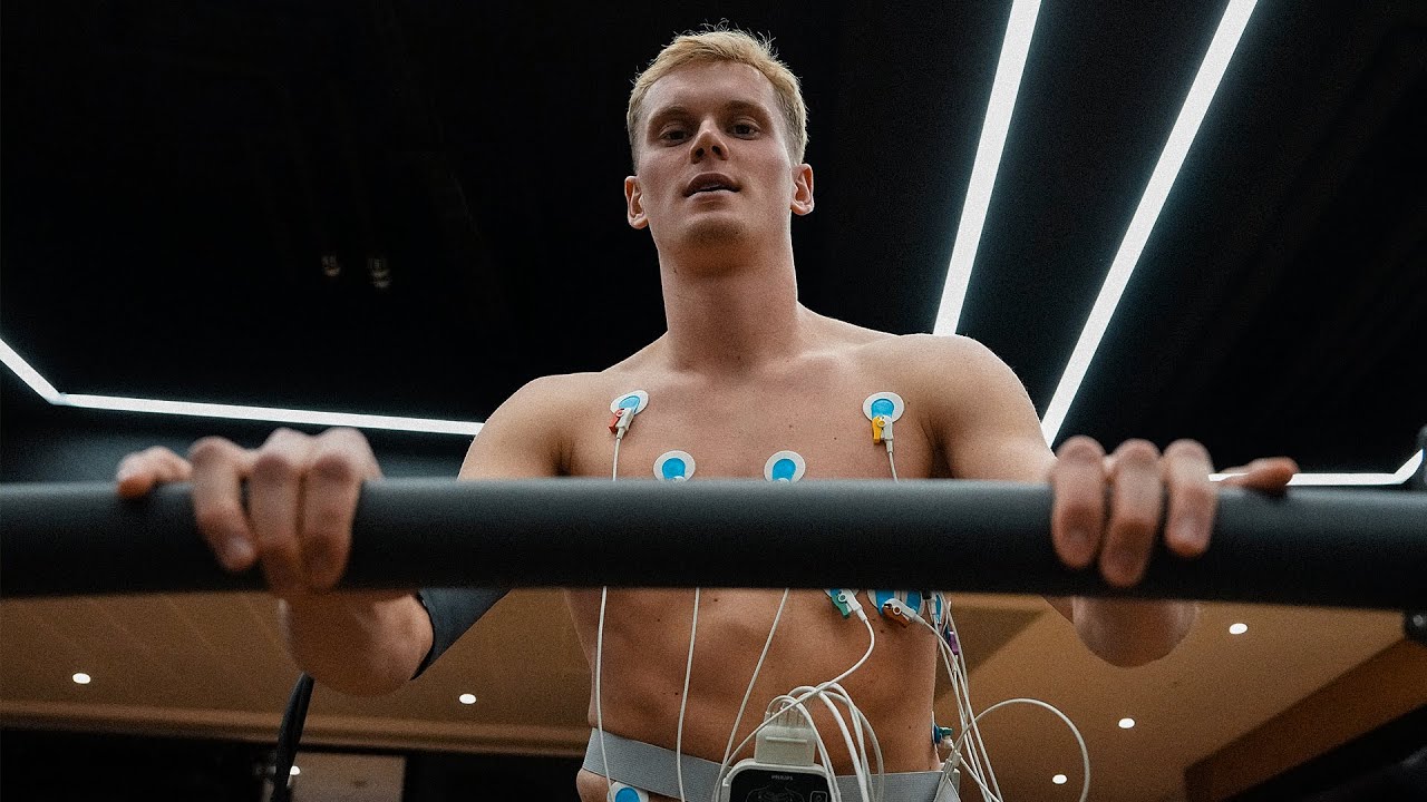 Behind the scenes with Antonin Kinsky medical and signing day at ...