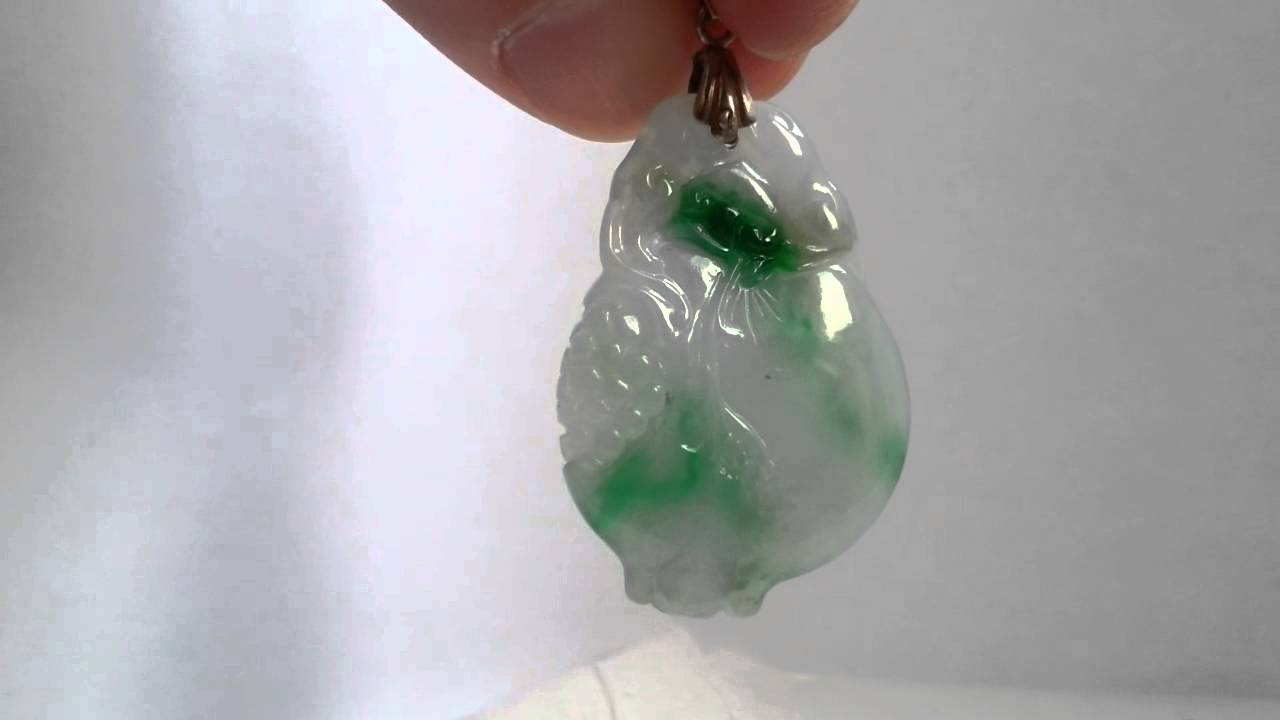 18K White Gold Moss in Snow Jadeite Jade Pendant - YouTube