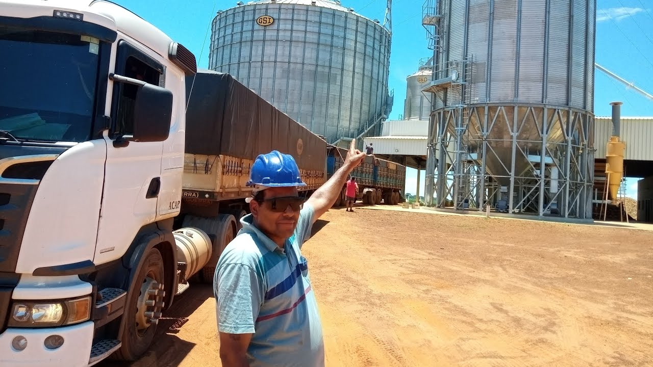 😯COMO É O CARREGAMENTO DA SOJA DIRETO DO SILO🇧🇷🌾🇧🇷 - YouTube