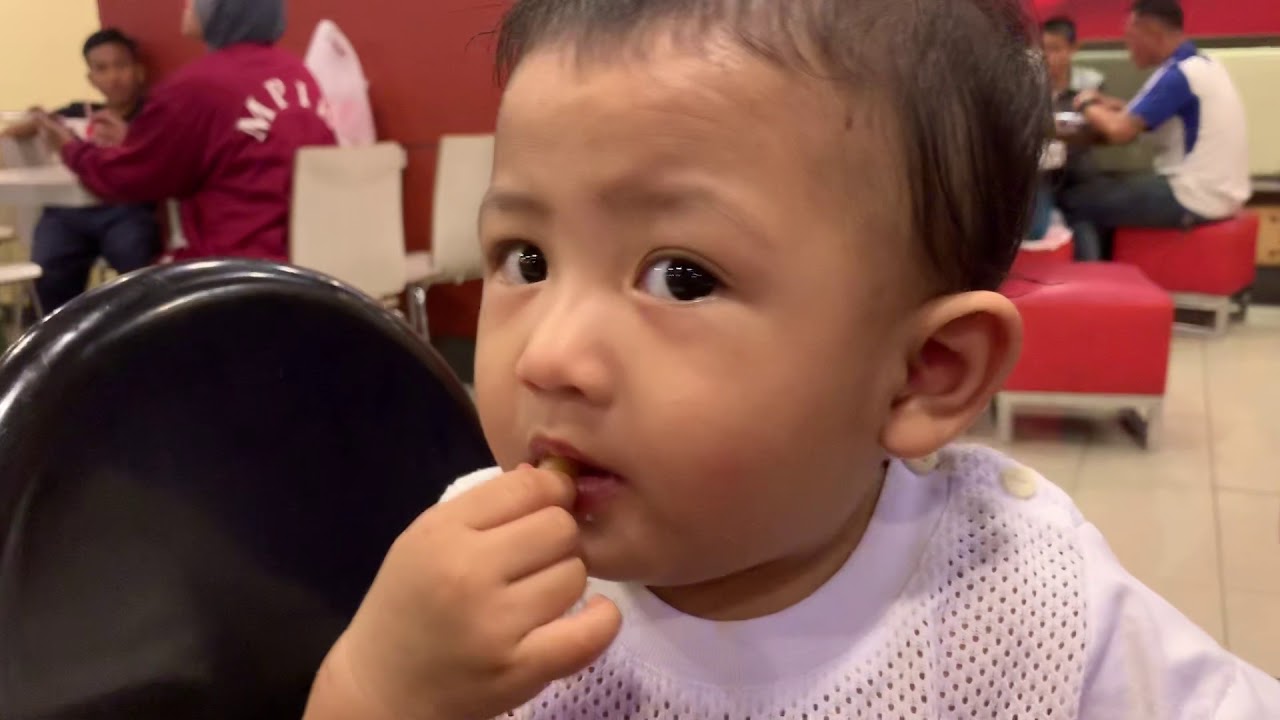 iPhone Xs max back camera - YouTube