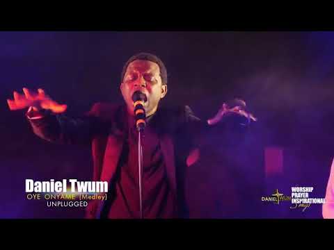 Daniel Twum sings Wo ye Onyame - YouTube