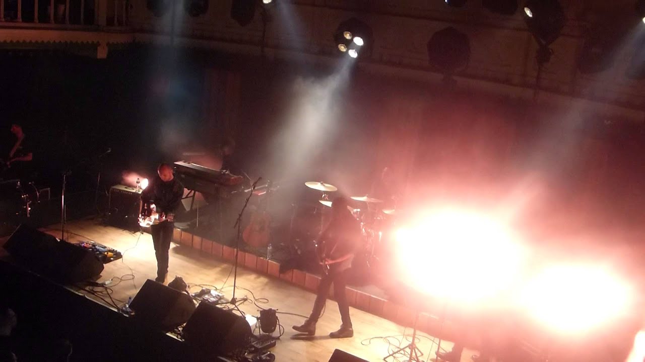 Milow - Ayo Technology (live) - YouTube