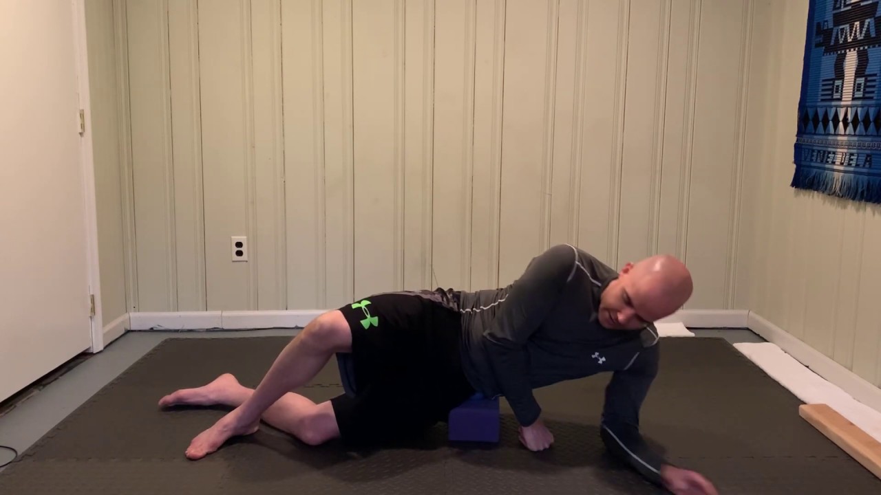 Gluteus Medius/Minimus Trigger Point Release - YouTube