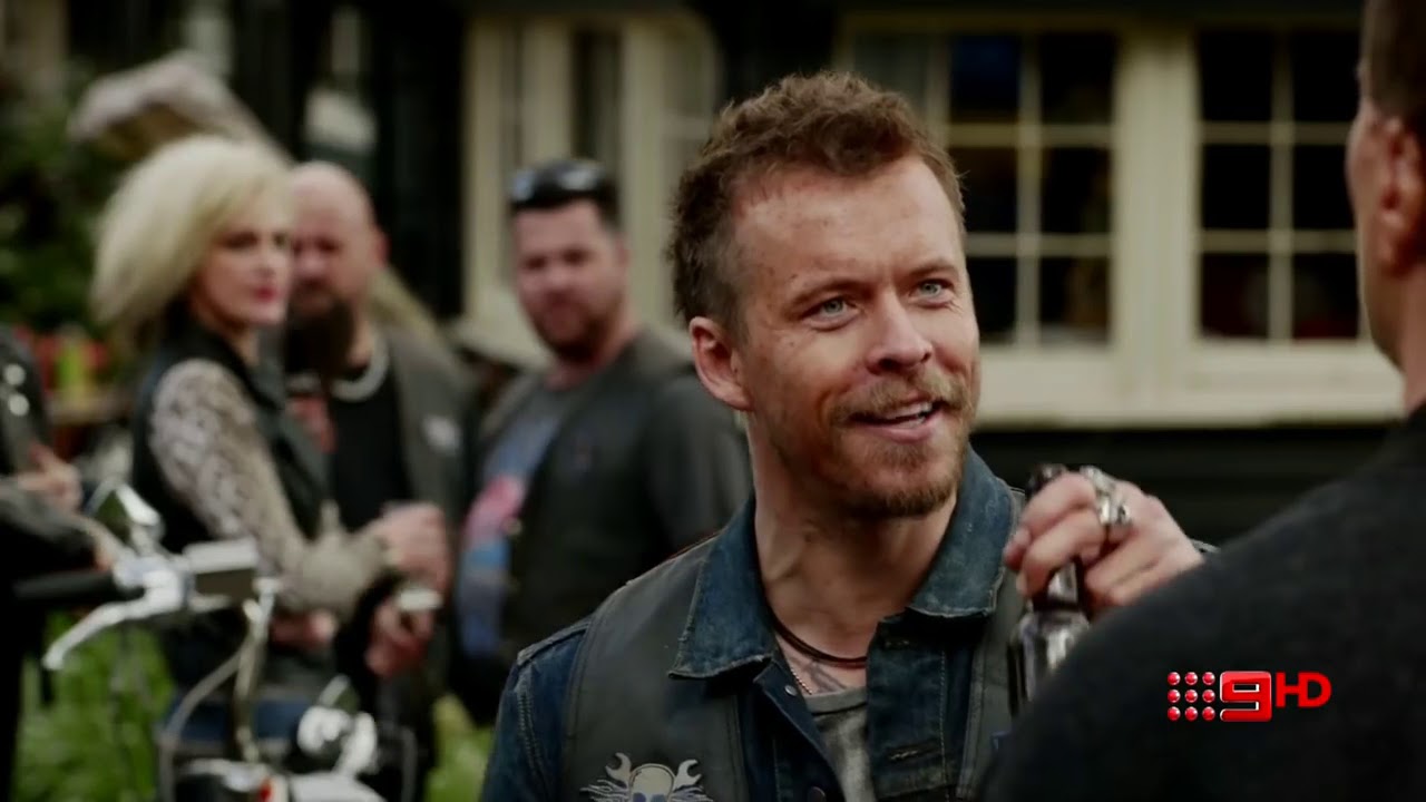Underbelly Chopper Promo 30 12 17 - YouTube