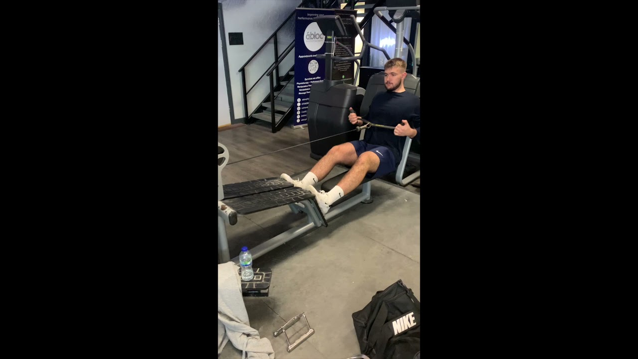 Upper Body machine weight: Horizontal Pull - YouTube