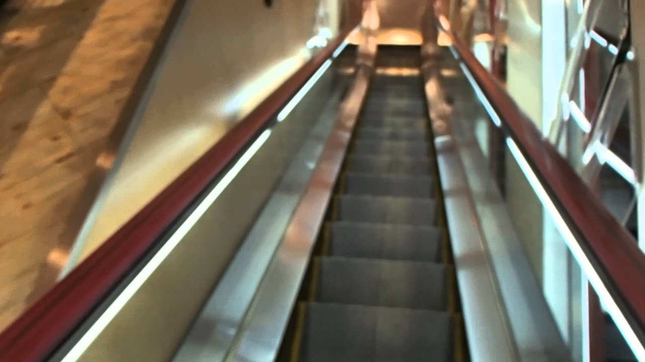 HAPPY ESCALATOR MONDAY! 京王八王子ショッピングセンターK8 東芝エスカレーター TOSHIBA Escalators/l'escalator（動画） - YouTube