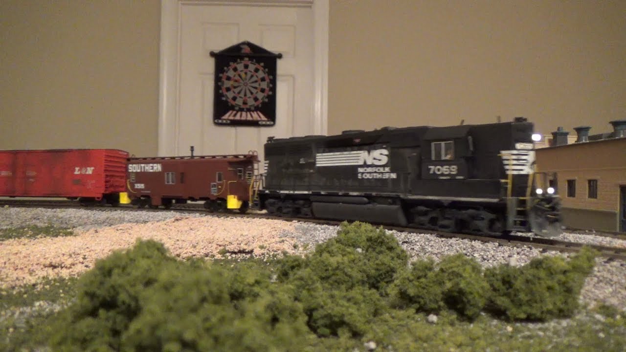 HD: NS GP50 7069 works the local on my NS layout - YouTube