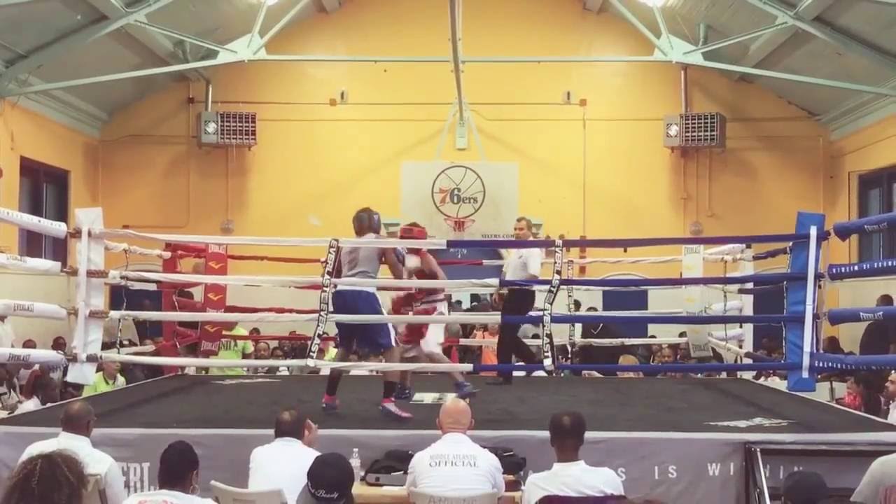 Boxer Keith colon fights in Philadelphia - YouTube