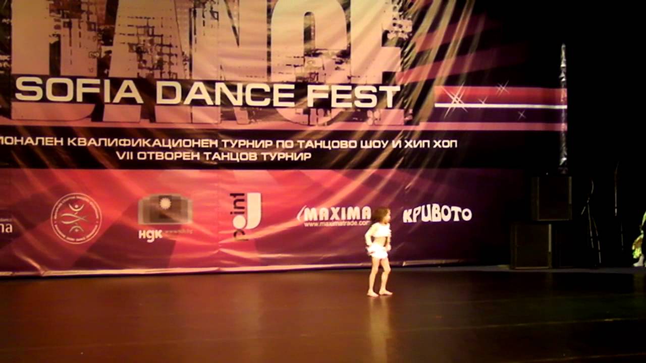 Парис Кирилова, Латино шоу - Sofia Dance Fest - YouTube