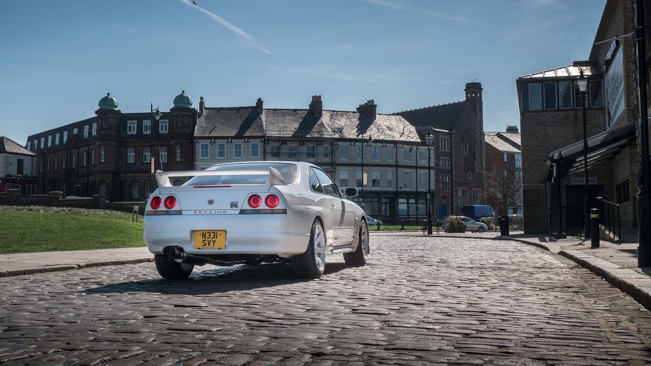 Clean Nissan Skyline R33 GTR - YouTube