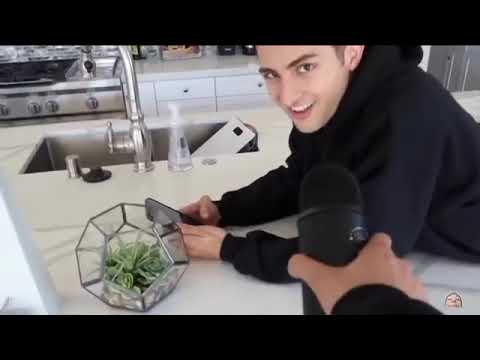 larray issa i don't play roblox like fuck that roblox diss track - YouTube