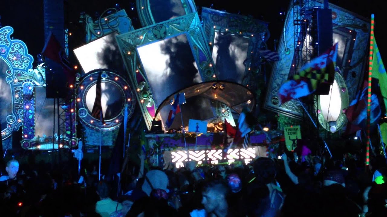 DVBBS - TomorrowWorld 2014 | HD - YouTube