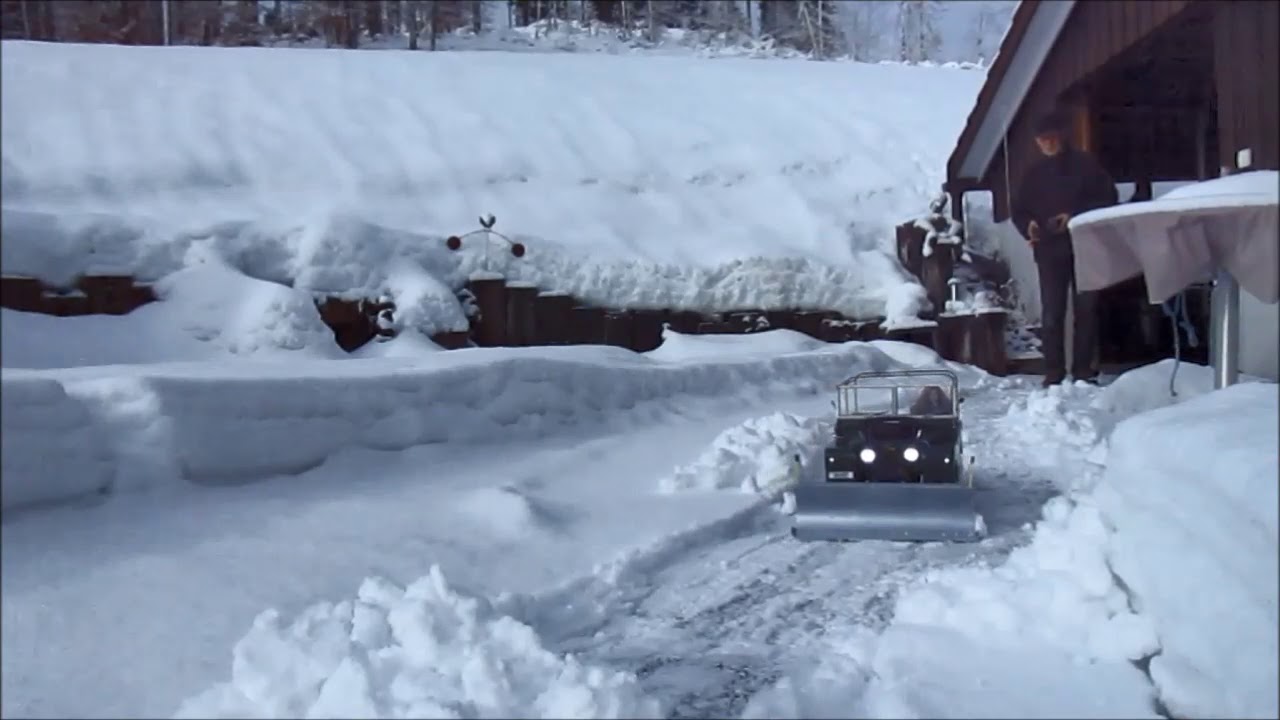landi 1:6 kämpft mit schwerem Nassschnee - YouTube