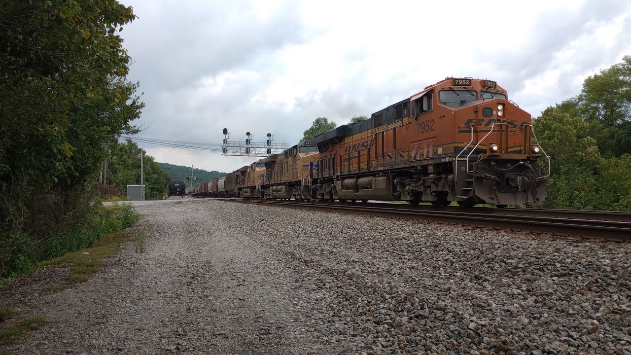 BNSF 7952 leads NS 54G (8/20/2022) - YouTube