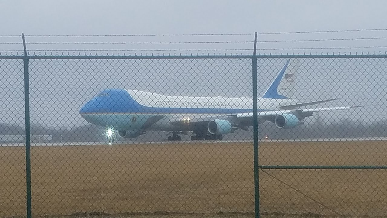 Air Force One Takeoff Roll @ Cleveland, OH [KCLE] - YouTube