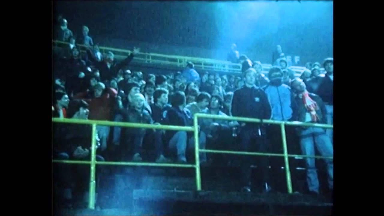 Ajax F-SIDE - utrecht rellen 1982 - YouTube