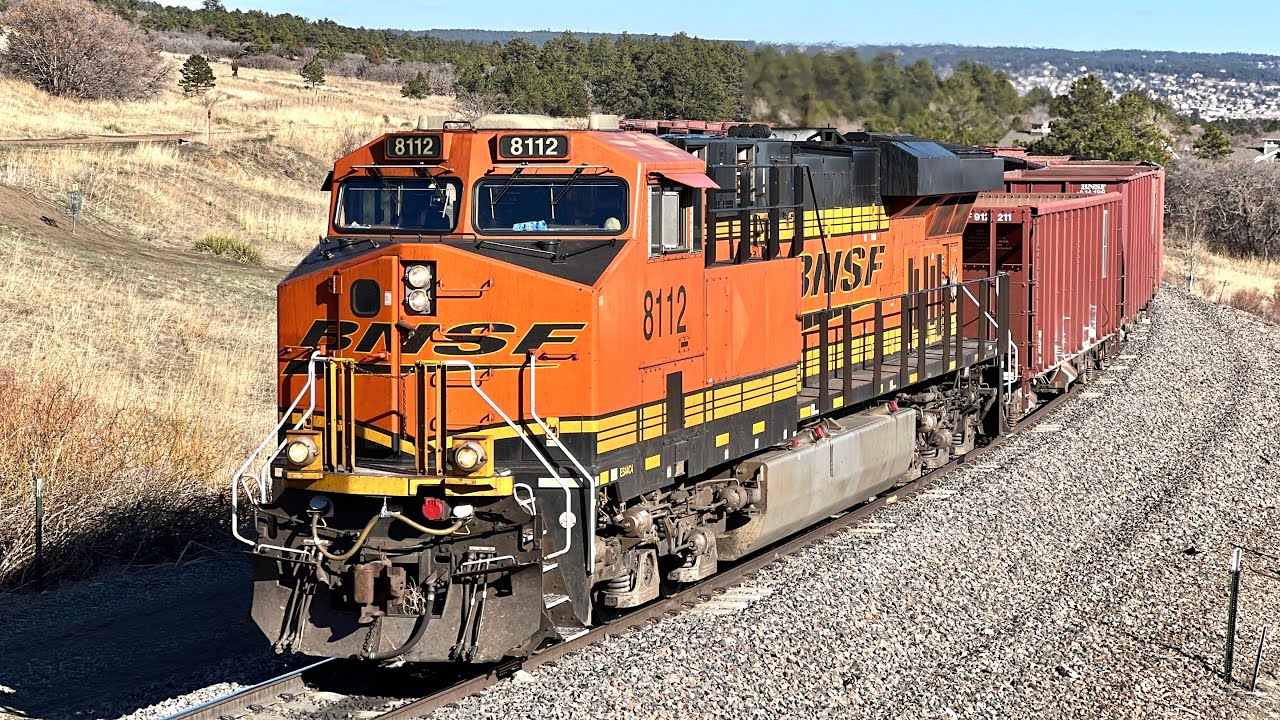 Easter Railfanning Ft: Military Tanks, Awesome Lashups, 8 Trains & More ...