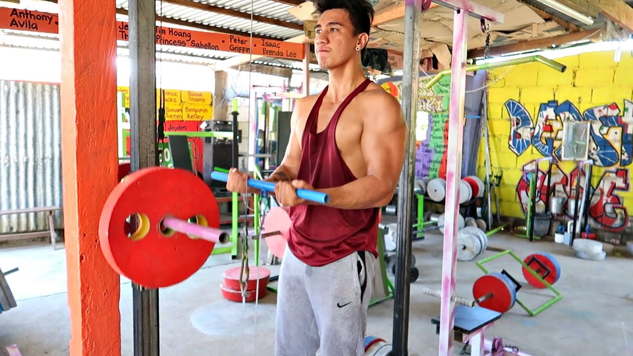 MY CONCRETE GYM FULL ARM WORKOUT + I FOUND ANOTHER BIRD - YouTube