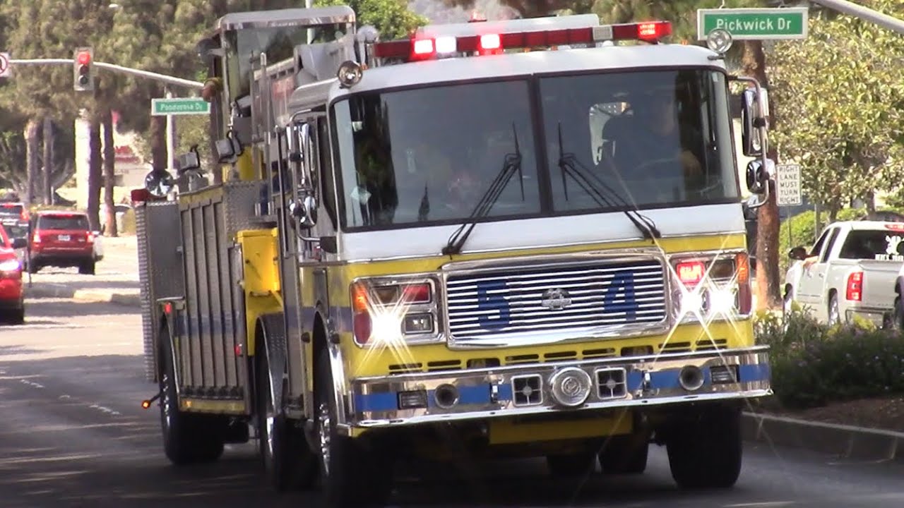 VCFD Truck 54 responding - YouTube