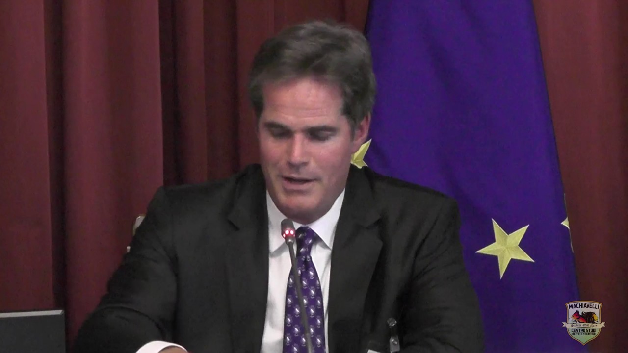 [Thomas D. Williams] Fake news e censura del mainstream media - YouTube