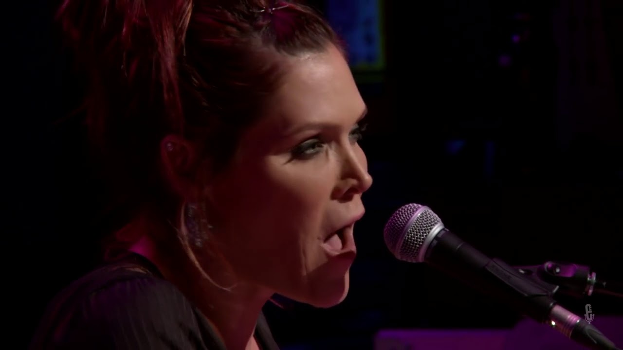 Beth Hart - My California - eTown webisode 1140 - YouTube