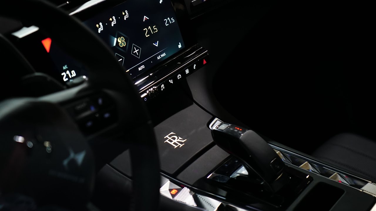 DS7 Crossback : président Macron ! - YouTube