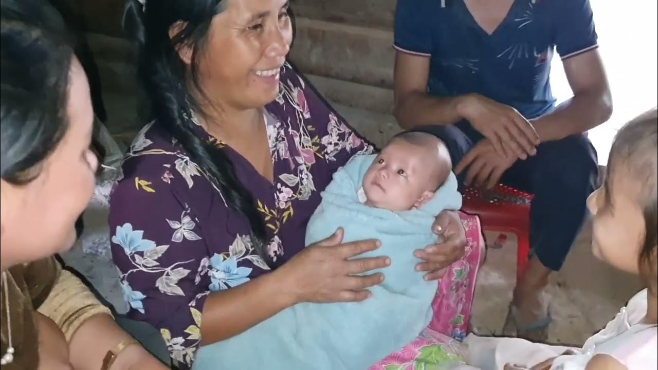 nyab keej puv hli lawm nkawv tuaj saib peb - YouTube