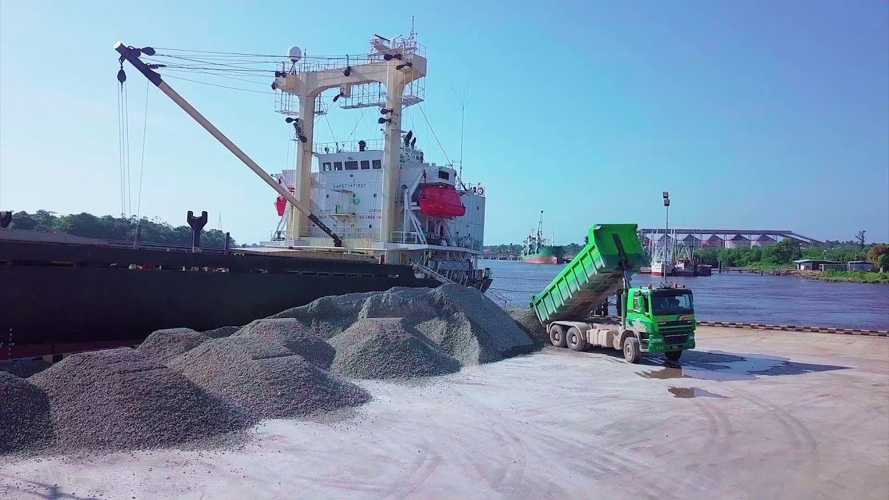Suriname Port Services ( DP World Paramaribo) Gravel operation - YouTube
