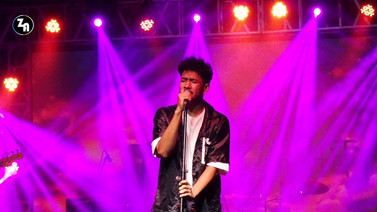 Teddy Adhitya - Why Would I Be (Live At Music Gallery 2022) - YouTube