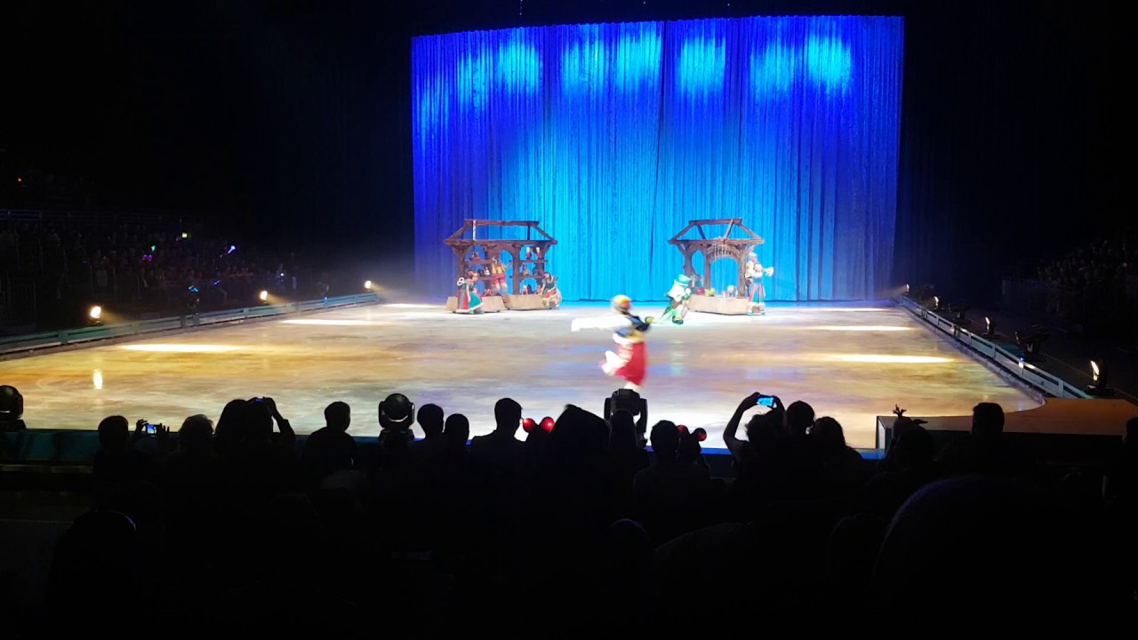 Pinocchio *I've got no strings* - Disney on Ice 100 years @ Wembley 30. ...