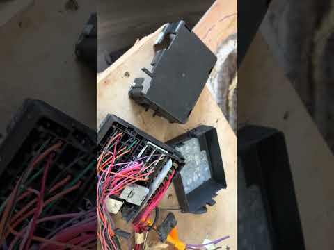 Inside a 1996 k1500 5.0 4L60e Engine Bay Fuse Block - YouTube