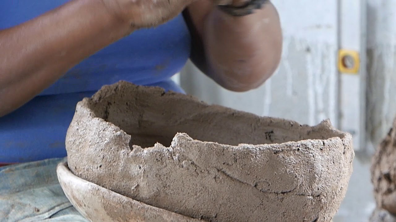 Making a pot - YouTube