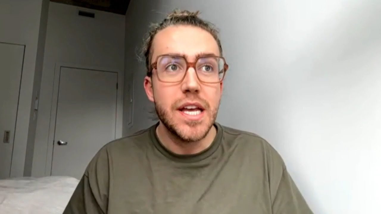 Matt Duff prend une pause des médias sociaux : reportage - YouTube