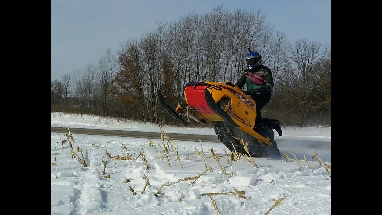 powder jumping on mxz 583 - YouTube