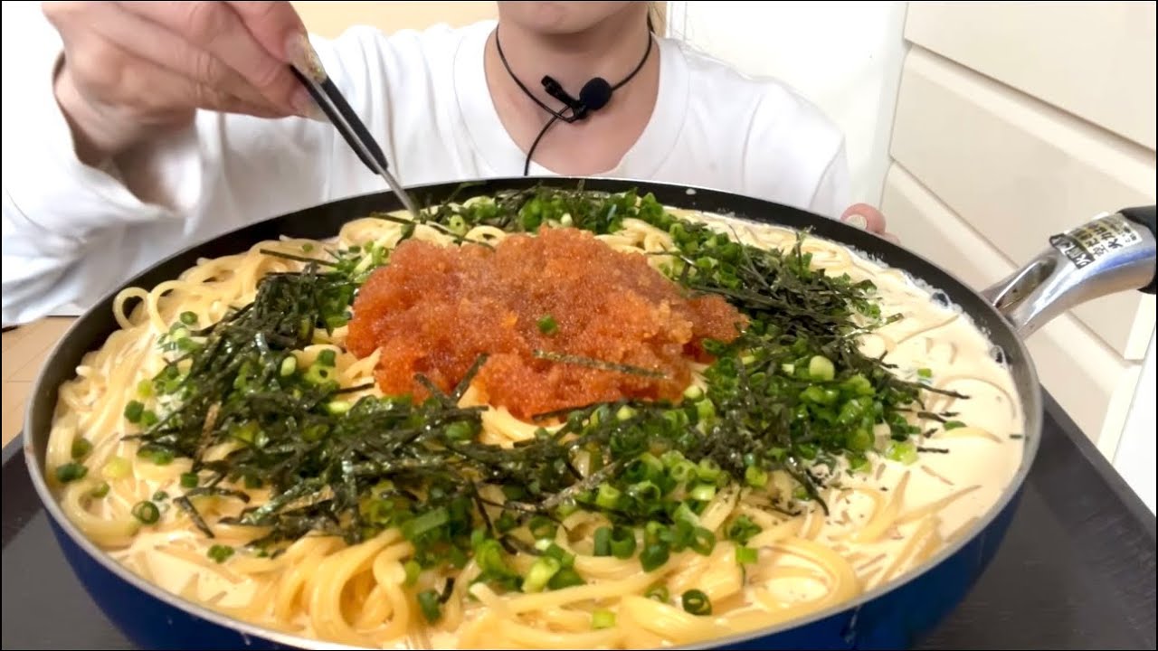 【ASMR】Pasta with spicy cod roe cream with Flying Fish Roe！とびっこ明太子クリーム ...