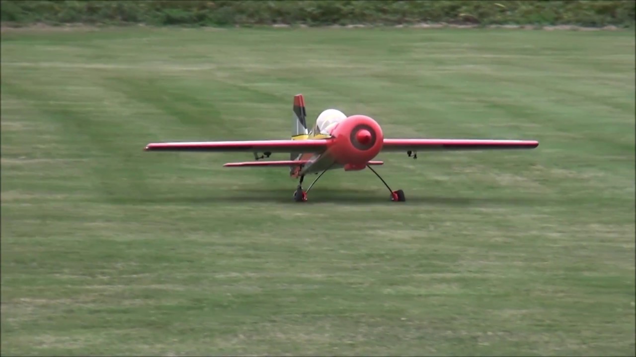 emile pilot yak54 - YouTube