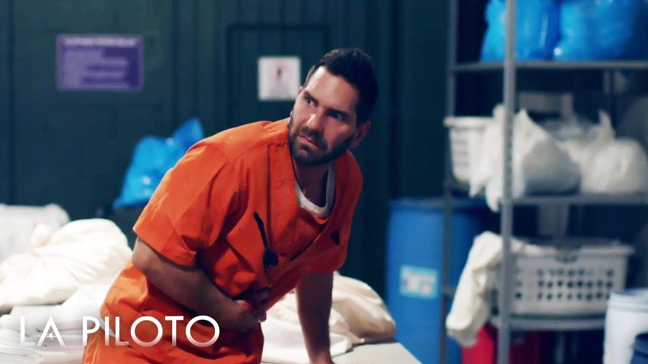 La Piloto 2 | John Lucio asesina en la cárcel a uno de sus enemigos ...