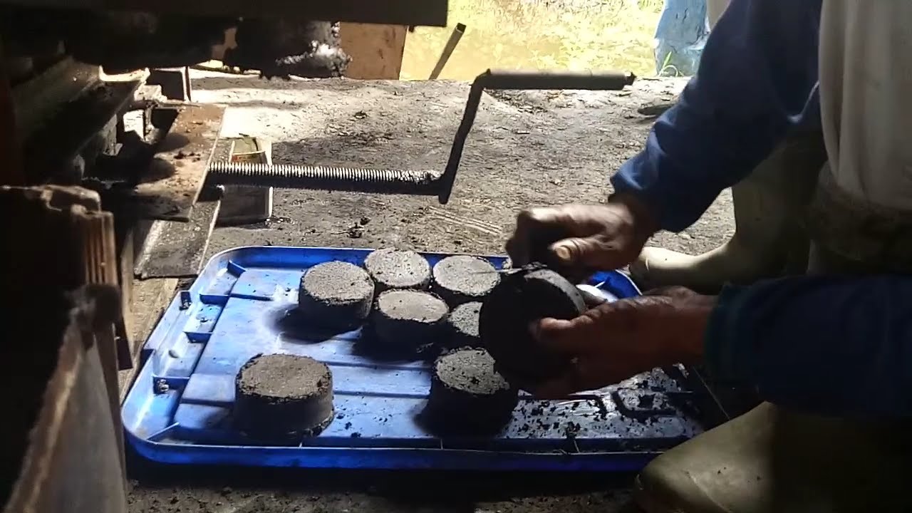 Briket Arang Kayu Skala Rumahan, Mudah Membuatnya dan Tepat Guna ...